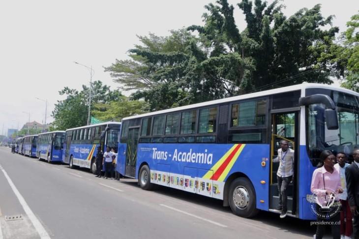 RDC : Félix Tshisekedi a offert 200 bus pour le transport des étudiants ...